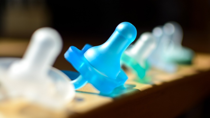 The 6 Best Baby Pacifiers | Tested & Rated